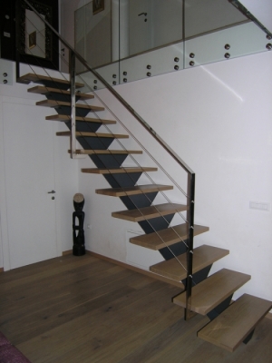 Lesene stopnice | Samonosilne | S kovinsko konstrukcijo...